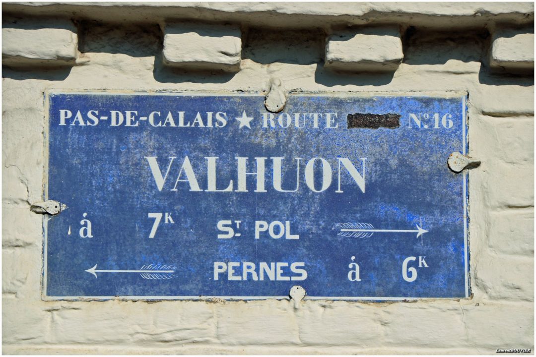 VALHUON 62 – plaquedecocher.fr