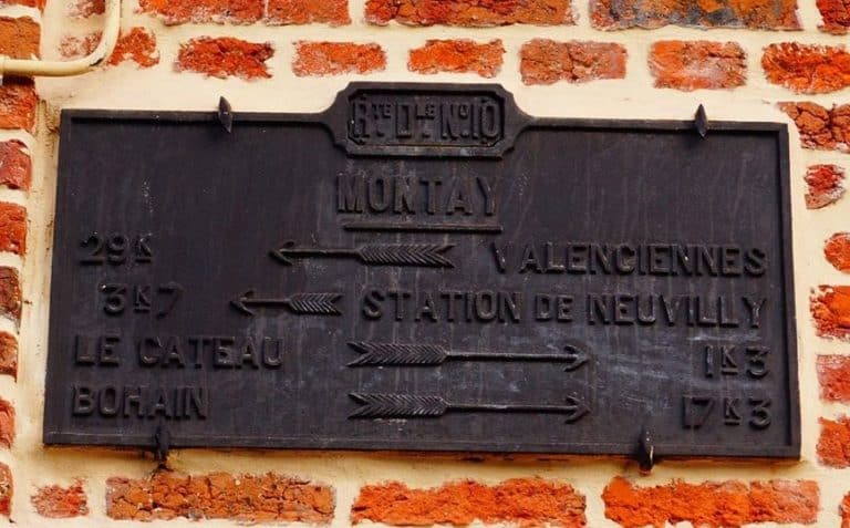 MONTAY – plaquedecocher.fr